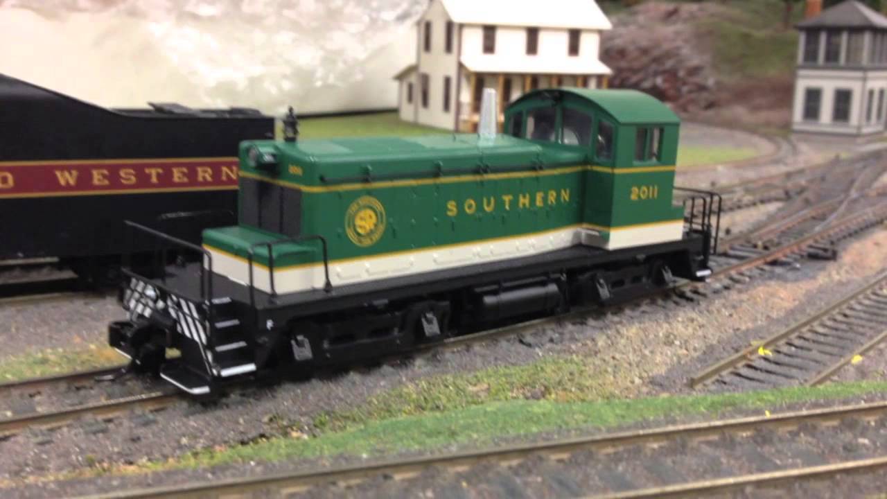 Walther's EMD SW1 Switcher With ESU Loksound Decoder Installed - YouTube