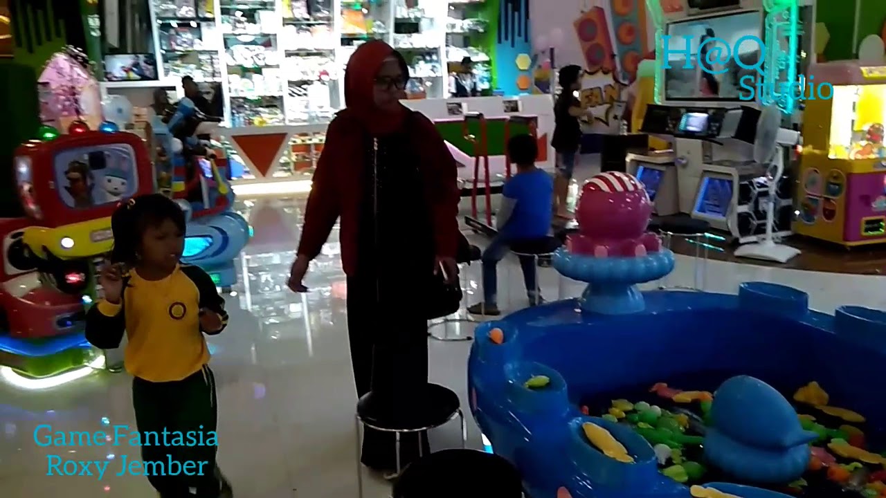 Roxy square Jember - YouTube