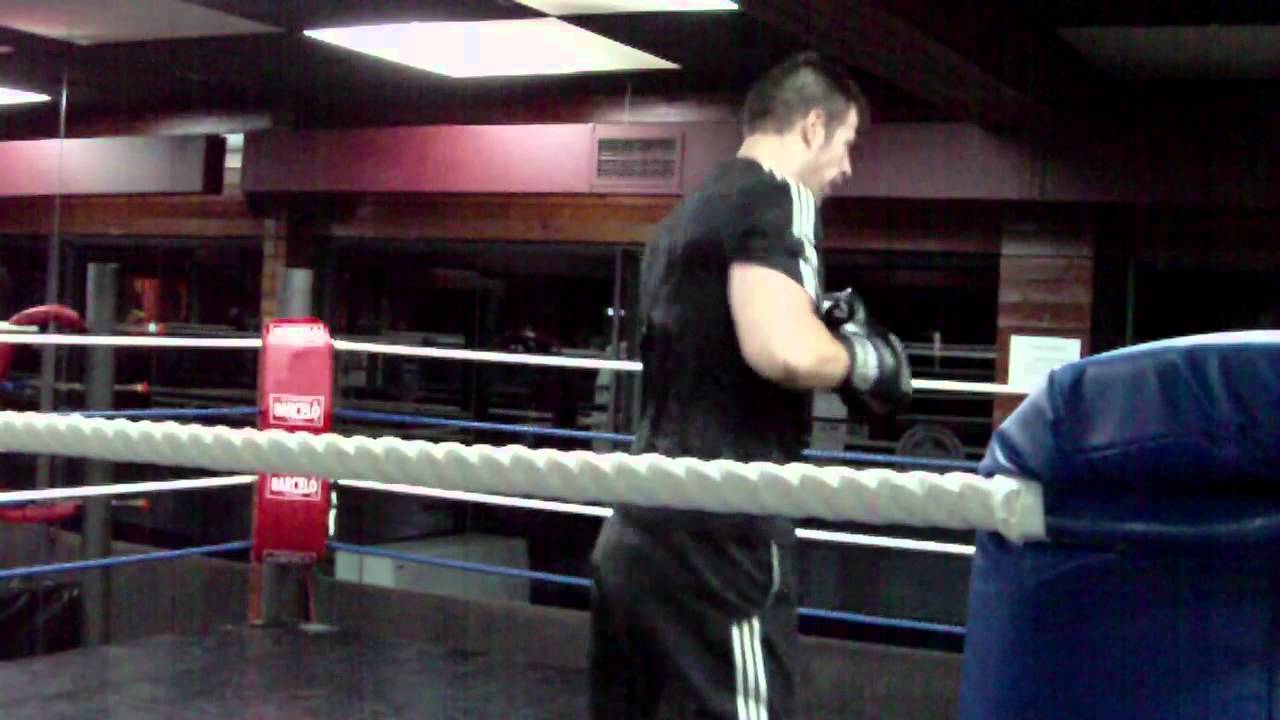 BOXEO DEFENSA GIMNASIO BARCELO - YouTube