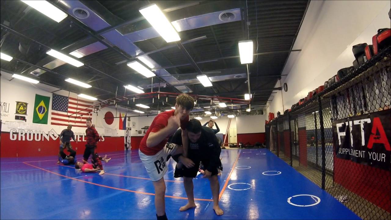 Flying Omoplata | Victoplata - YouTube