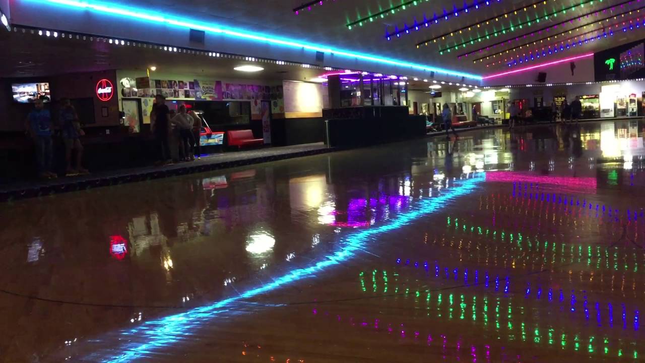 Shuffle Skate Semoran Skateway: Adult Night 10/9/16 - YouTube