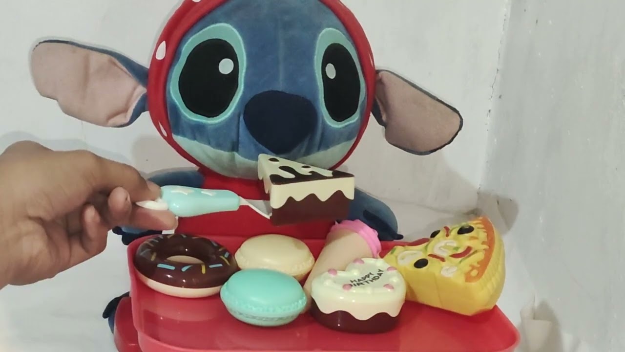 LITTLE STITCH IS HUNGRY - YouTube