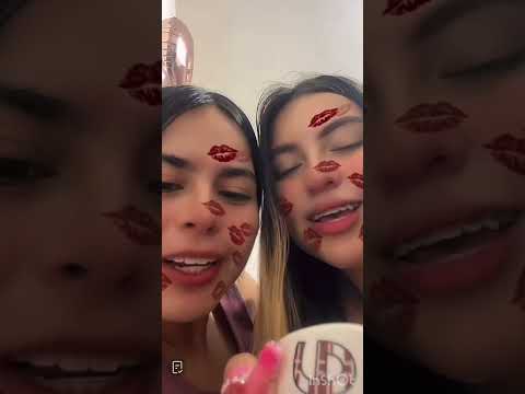 TikTok girls kissing