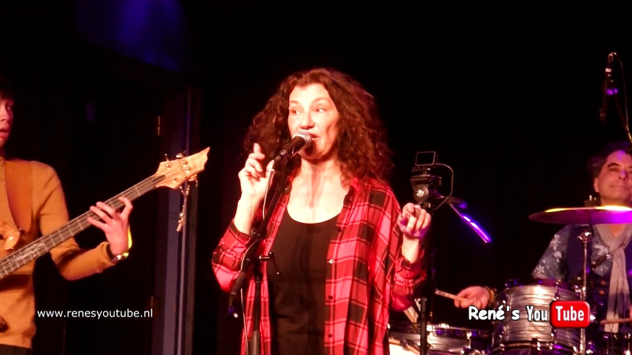 Raymunda 4/4 - Red Wine (One Cam) - YouTube