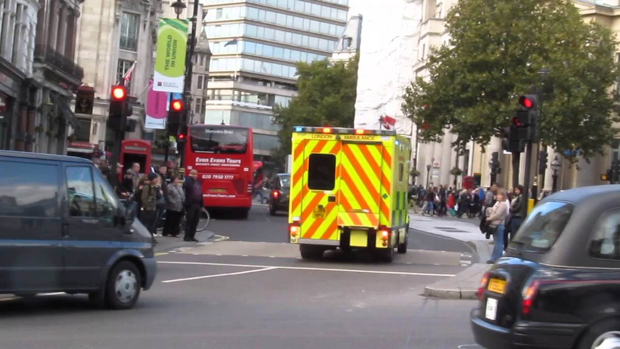 London ambulance service-Mercedes sprinter emergency ambulance on ...