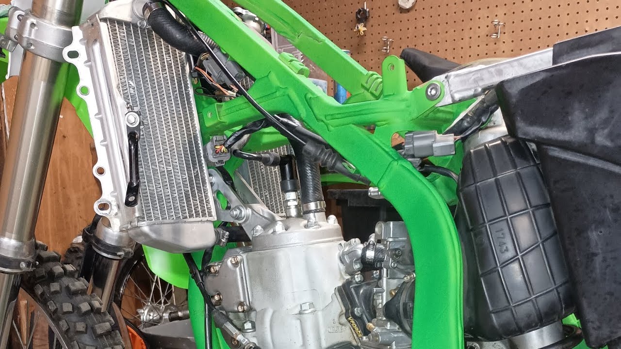 KX 250 Assembly (Part 2) - YouTube