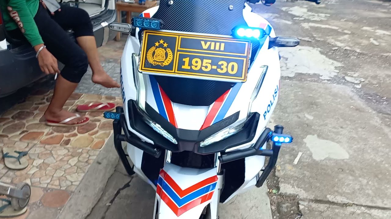 Honda ADV 150 police concept - YouTube