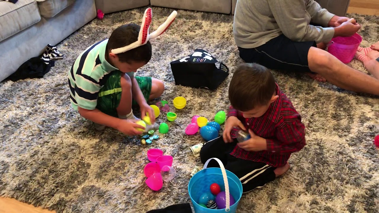 Opening the Easter eggs 2020 - YouTube