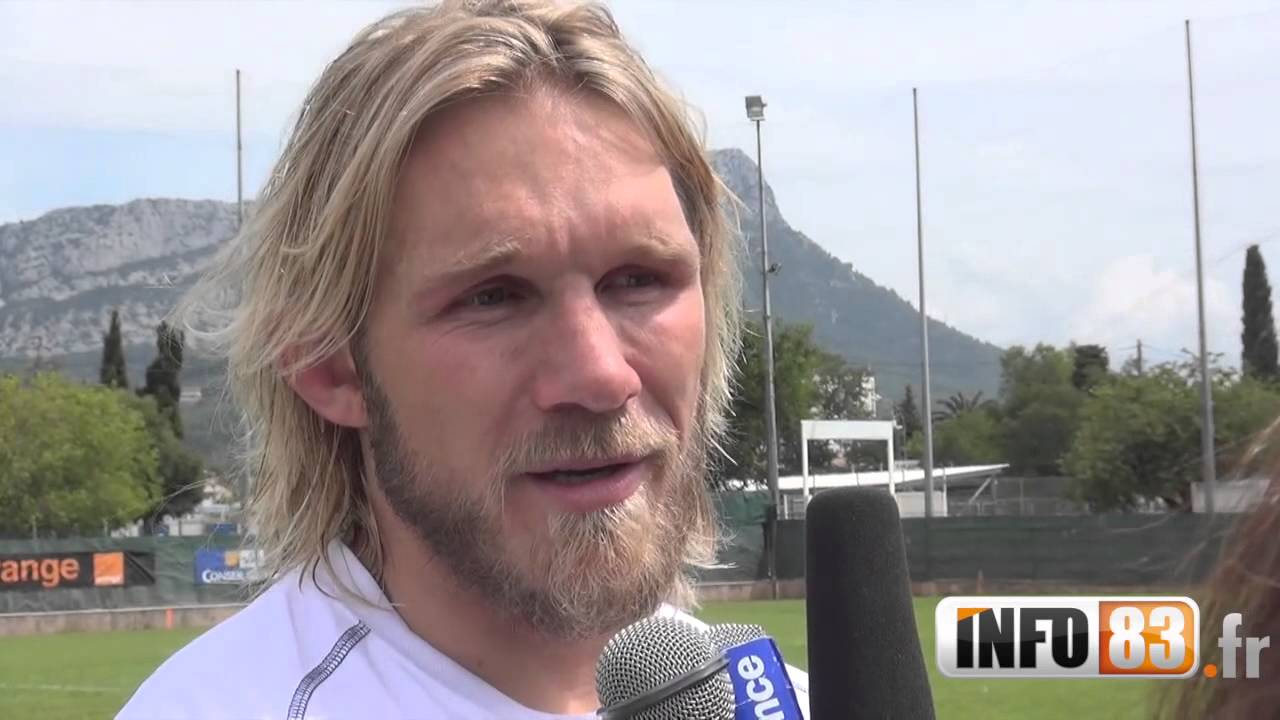 Interview de Gerhard Vosloo nouvelle recrue du RCT - YouTube