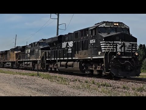 NS 8054 and 4570 leading an intermodel - YouTube