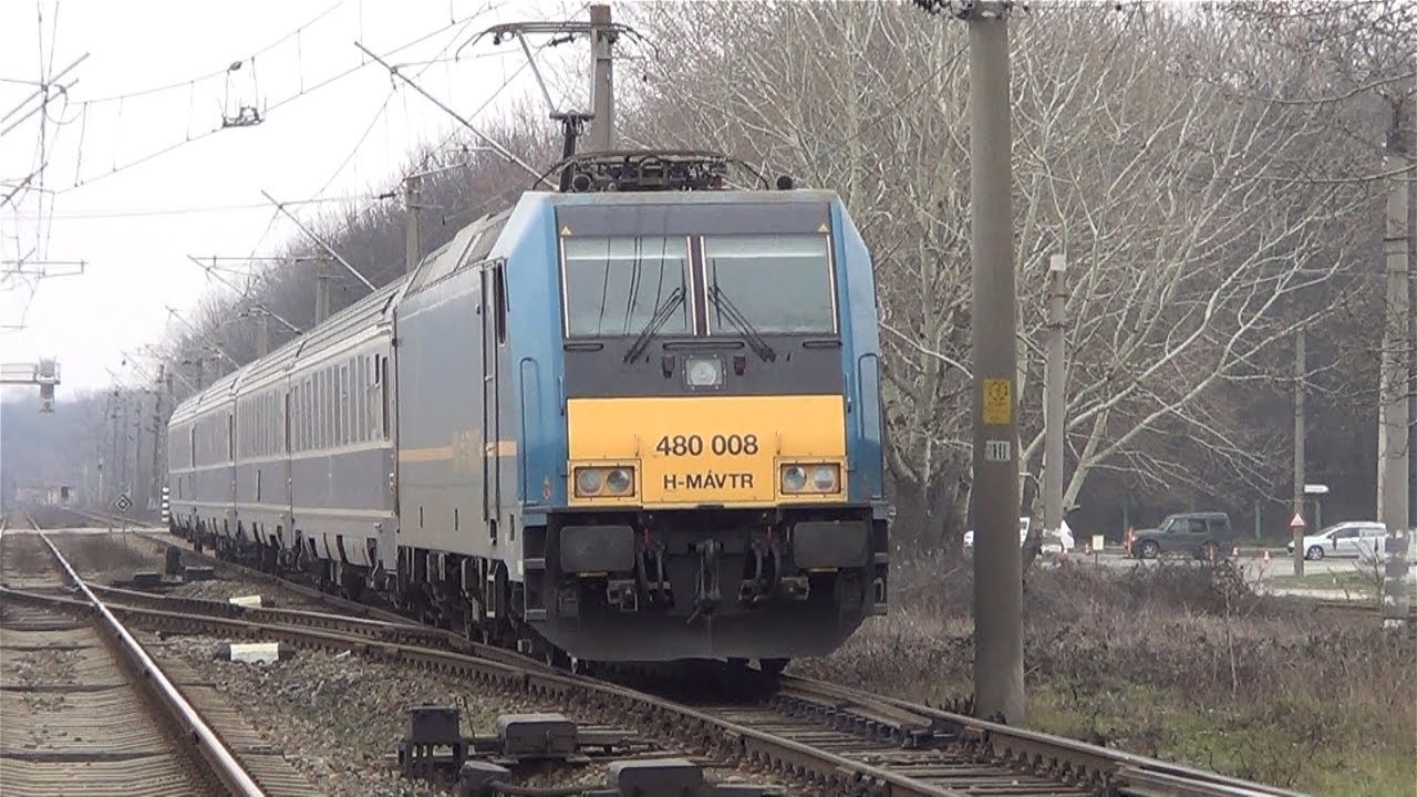 Bombardier MAV Traxx 480-008 @ 40km/h - YouTube