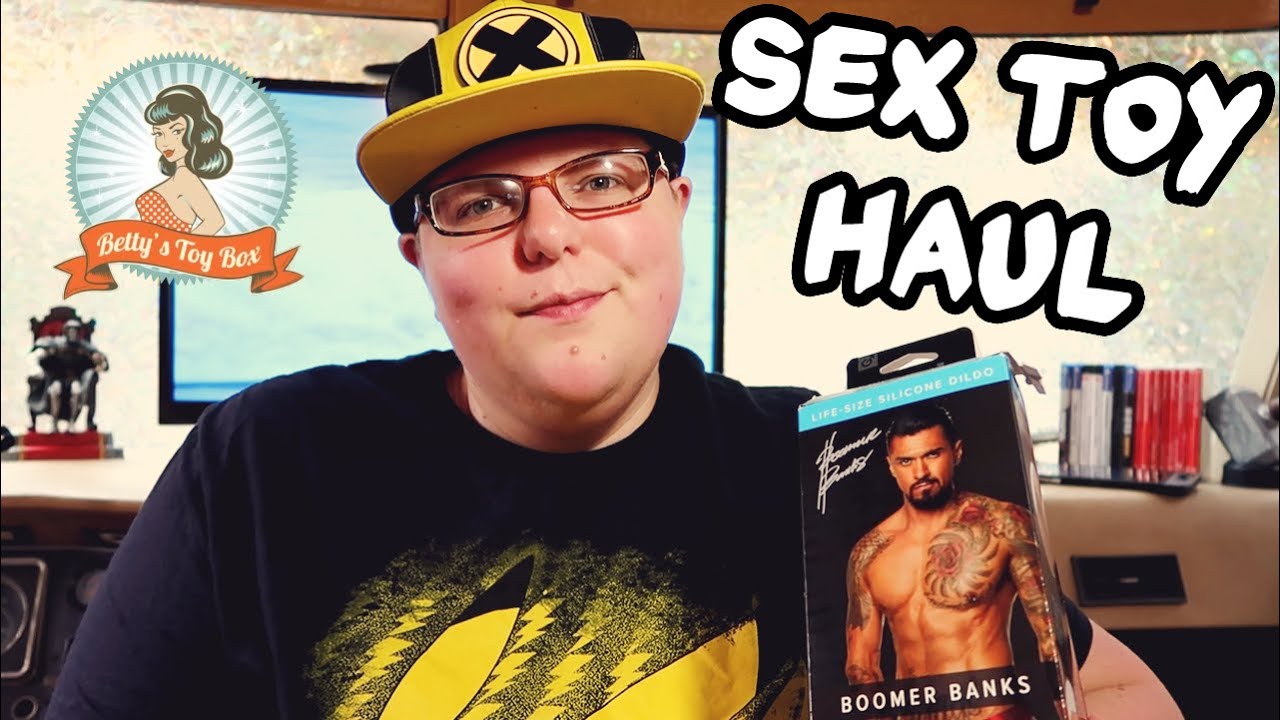 Sex Toy Haul Boomer Banks Dildo 3some Wall Banger Deluxe Vibrator Youtube