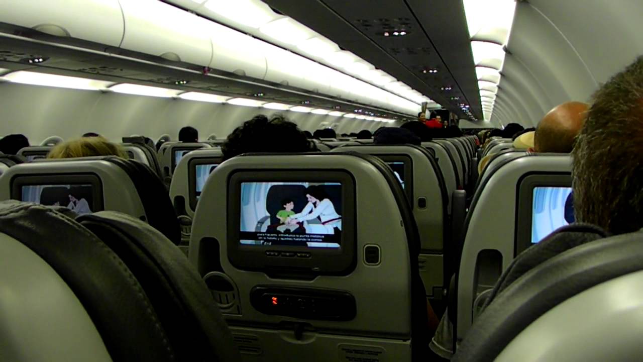 avianca a 320 proximos a despegar aeropuerto de san andres - YouTube
