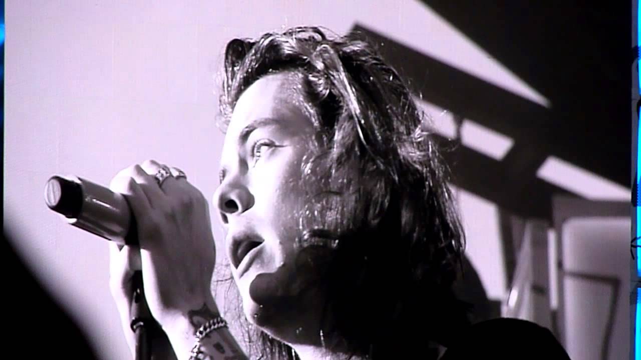 One Direction - Little Things OTRA NORWAY/OSLO HD - YouTube