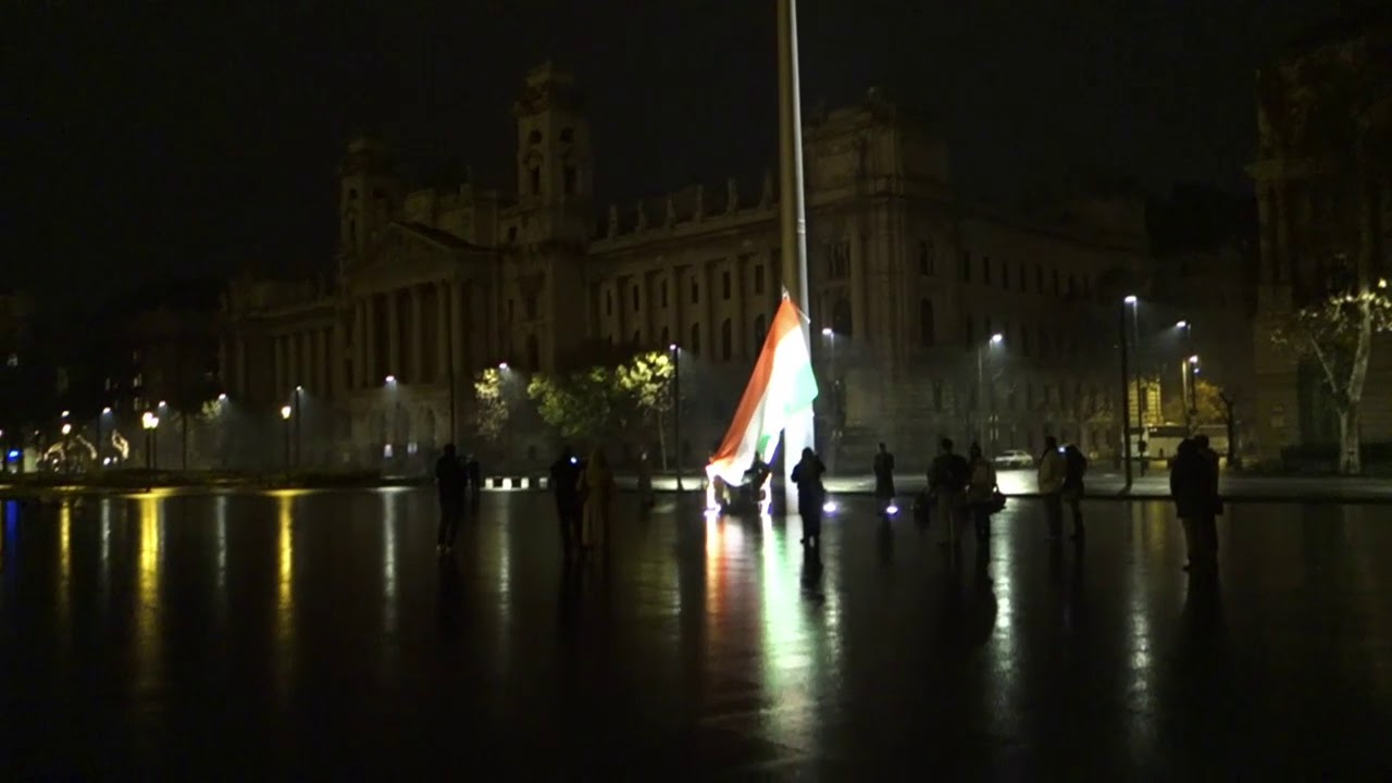 Kossuth Square at the Hungarian Parliament Building, Flag Ceremony in ...
