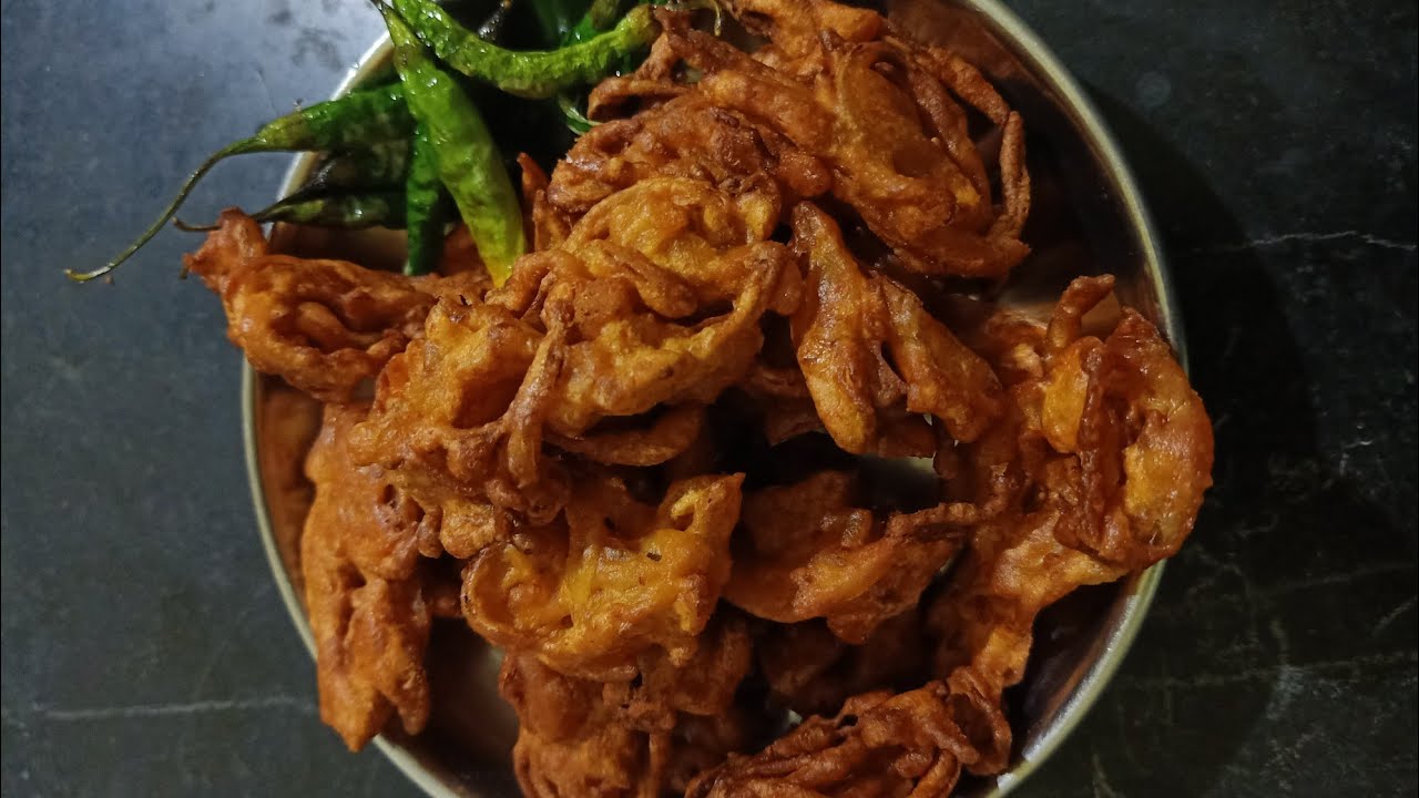 खेकडा भजी | Khekda Bhaji | How to make crispy Onion Pakoda | Ashas Food ...