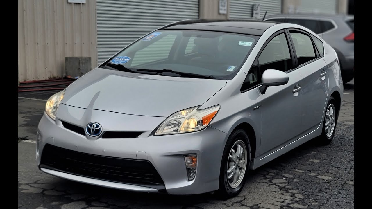 2014 Toyota Prius Three Walk-around Video - YouTube