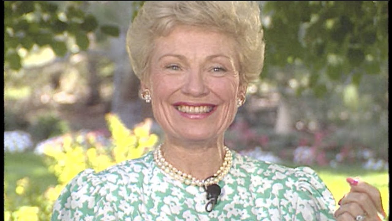 Lussi Lessons -- Eileen Seigh tells it as it is. - YouTube