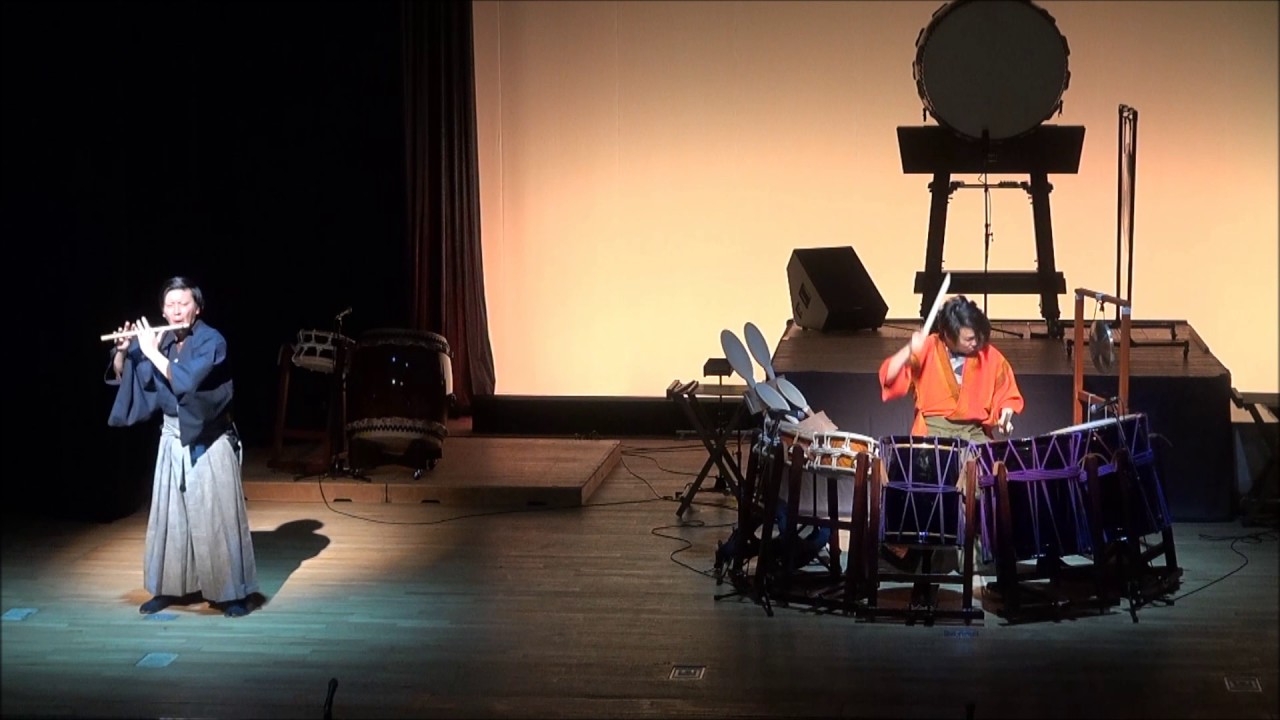 Japanese taiko drums & japanese flute music /SCRAWLS 「生命の砂時計」 - YouTube