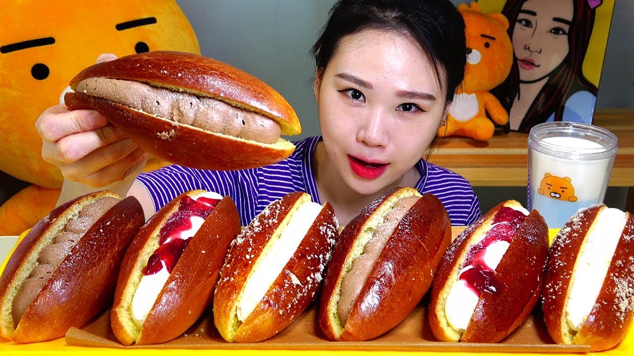 몰랑몰랑크림번 먹방 Mukbang - YouTube