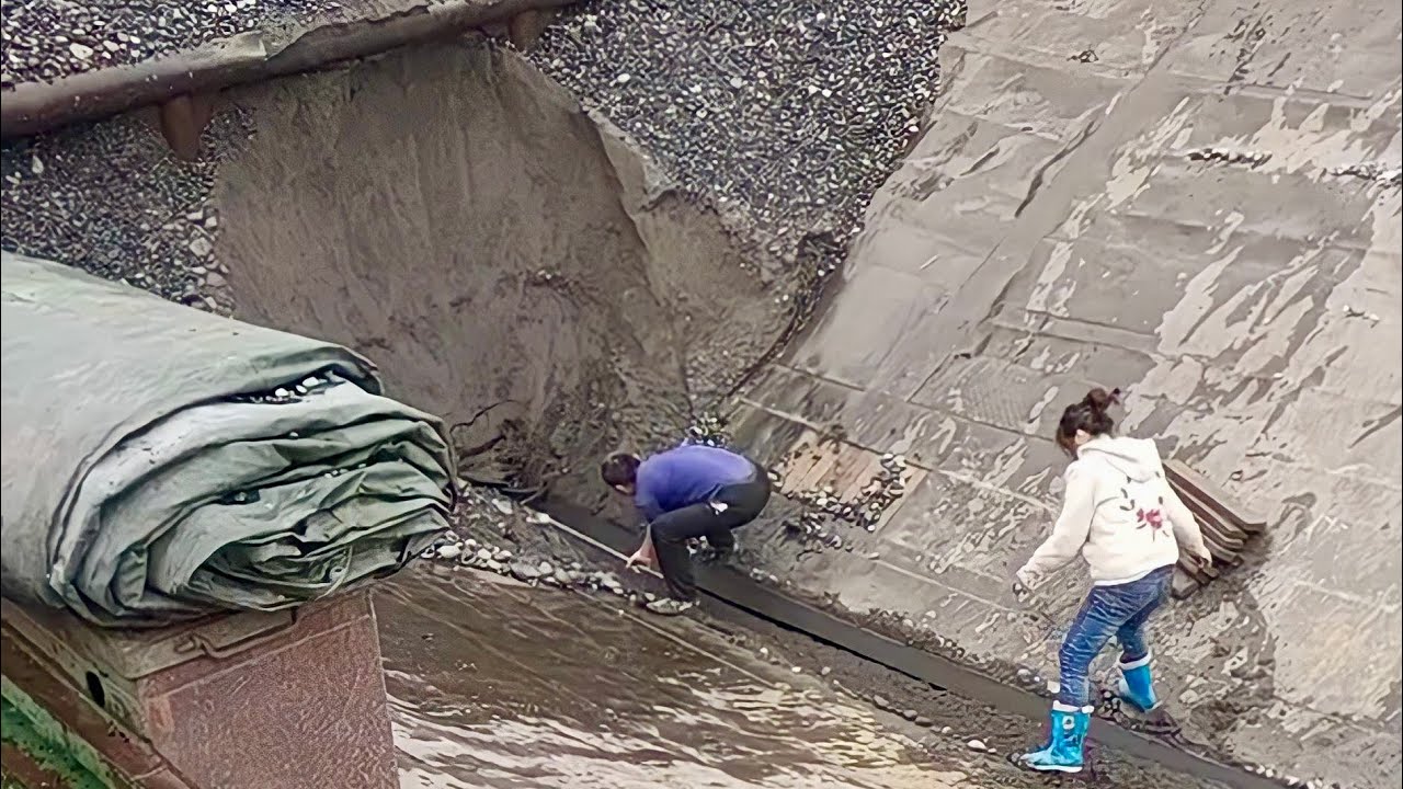 Barge unloads 2800 tons of cobblestone, work completed in the evening ...