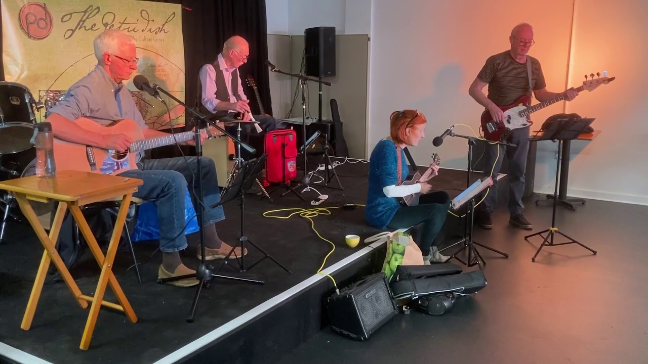 I WON’T BE MISSING YOU (Paul Fincken) played by The Pilferers - YouTube