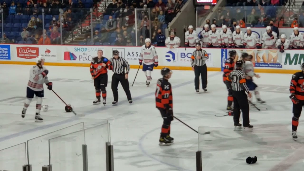 Isaac Enright vs Ty Tullio (OHL Fight) - YouTube
