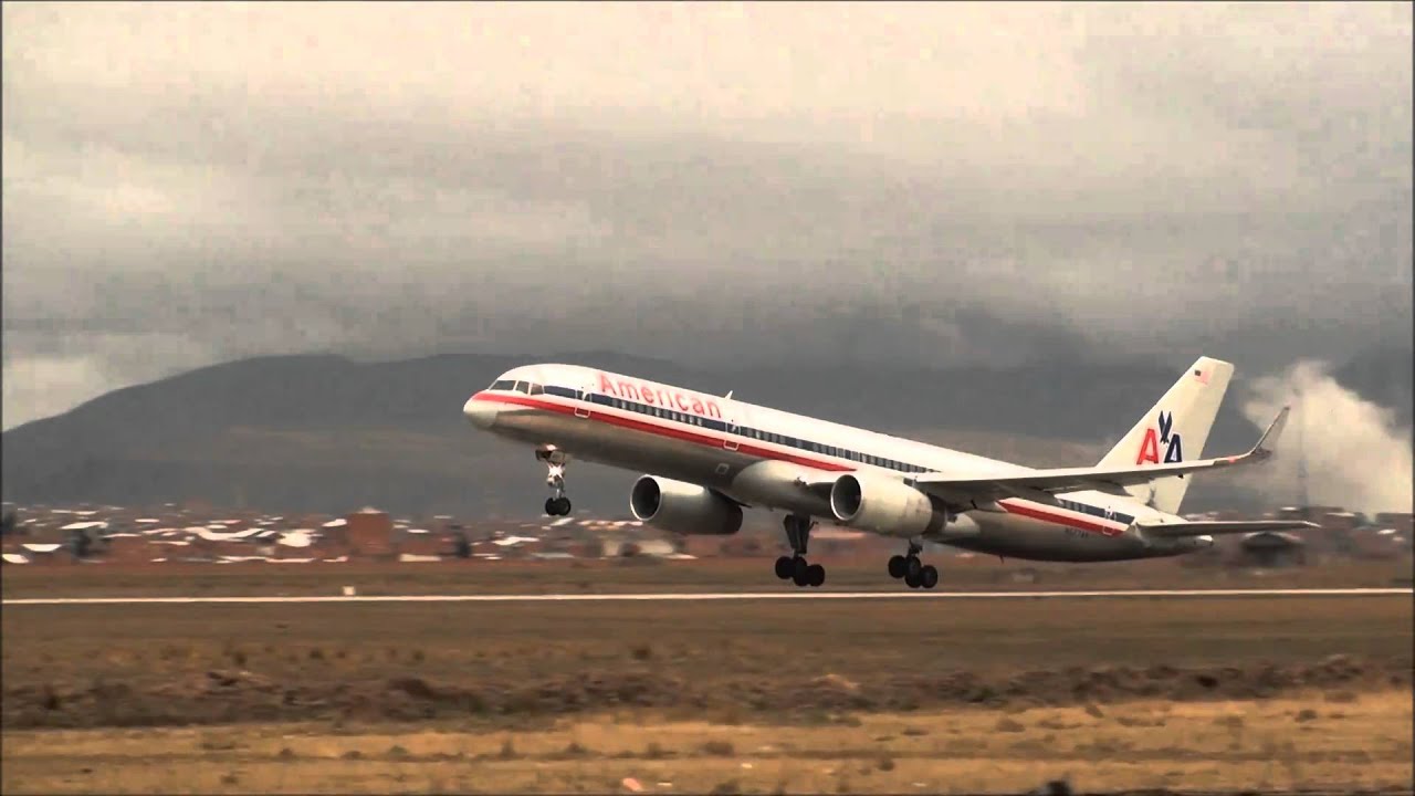 Boeing 757 American Airlines Take Off SLLP - YouTube