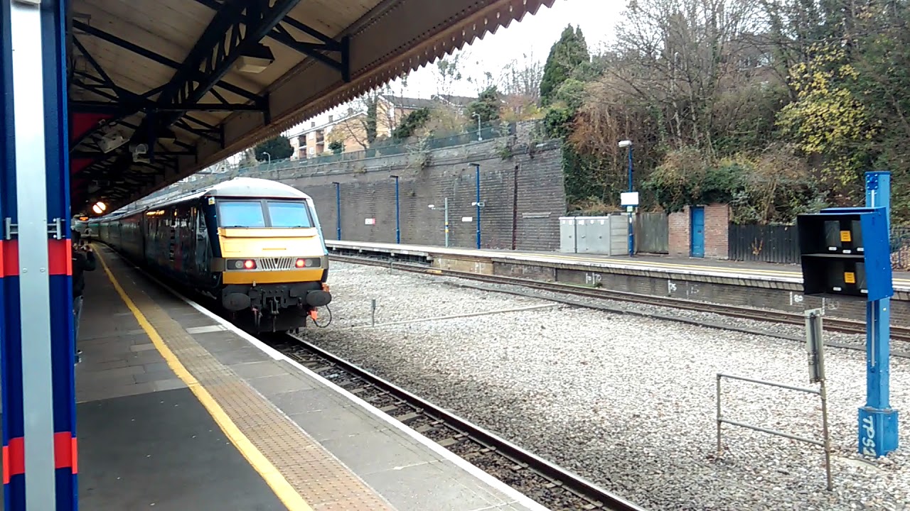 DVT CHILTERN CHRISTMAS LIVERY 82302 - YouTube