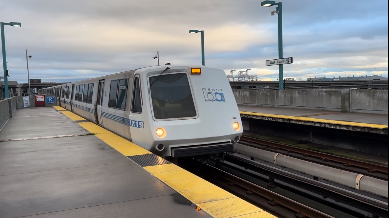 [Rare Catch] Bart Legacy Fleet 6-Car SFO Airport / Millbrae Train ...