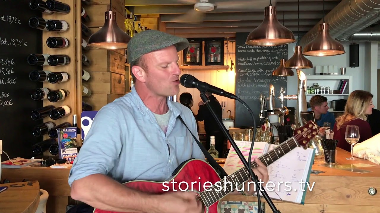 New life. Live concert Matt Rivers guitarist at Costa del Sol, Estepona ...