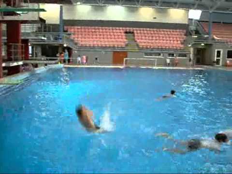 justin bieber at the pool - YouTube