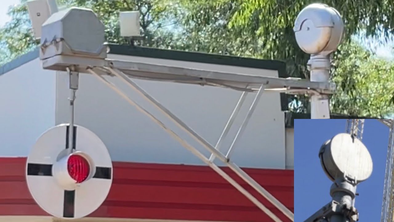 *Broken WRRS Auto Flag Wig Wag* w/ Working Griswold Mechanical Bell ...