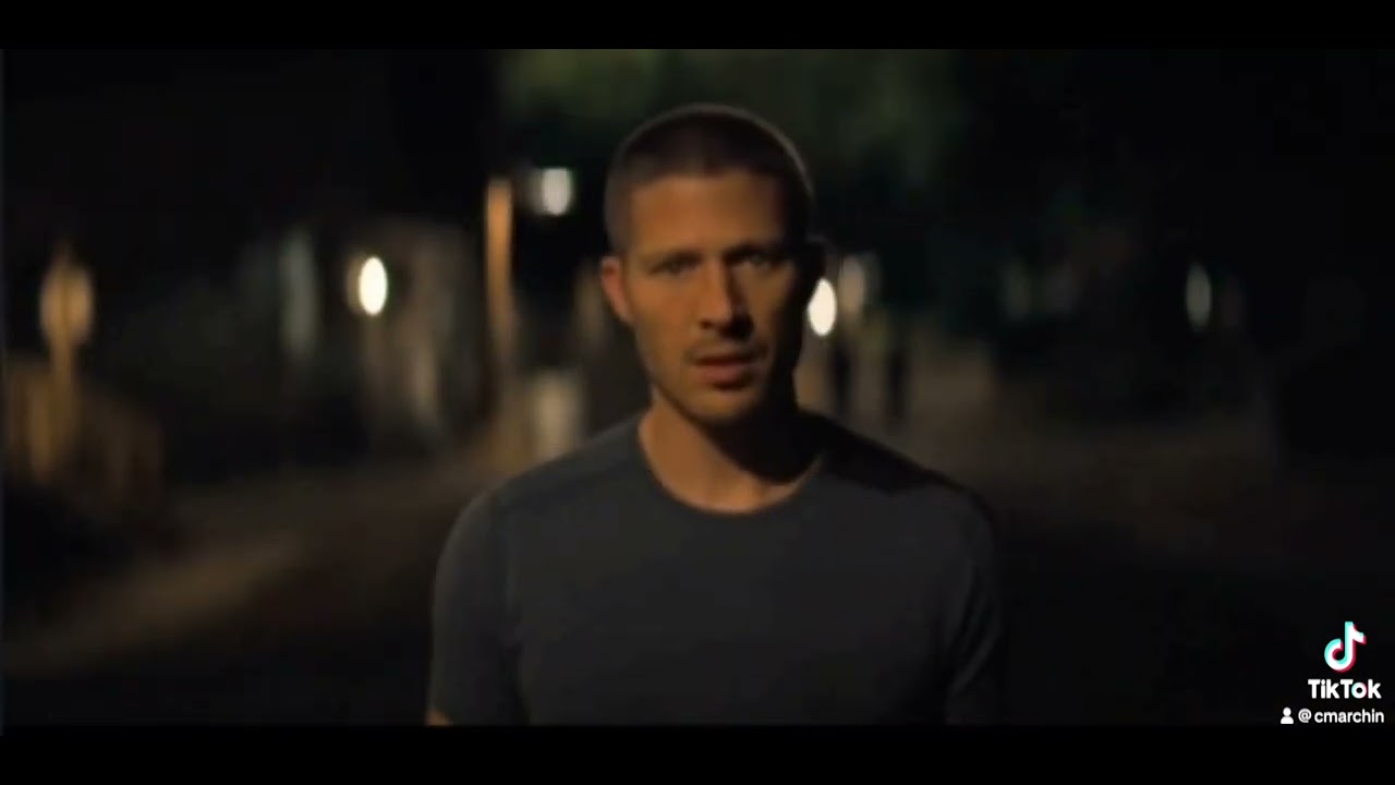 Riley Flynn (Midnight Mass) - YouTube