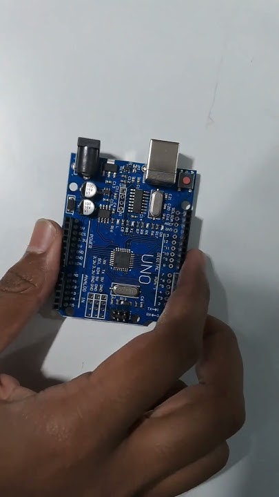 Powering up the Arduino UNO for the FIRST Time!!! - YouTube
