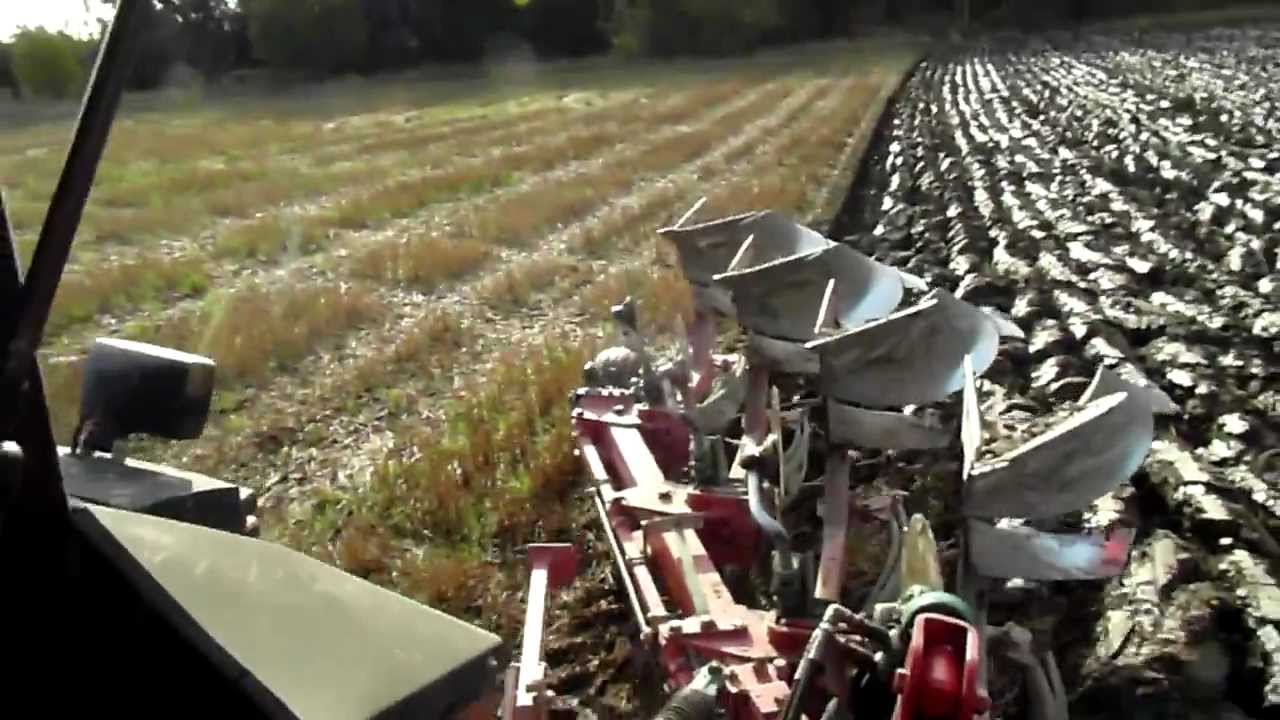 Massey Ferguson 6270 with kverneland ploughing - YouTube
