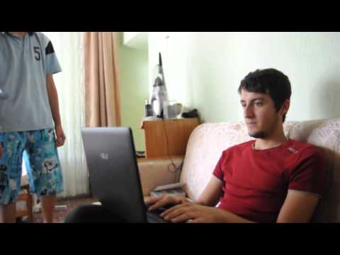 Misafir Çocuğu Bilgisayar İsteyince - Vine