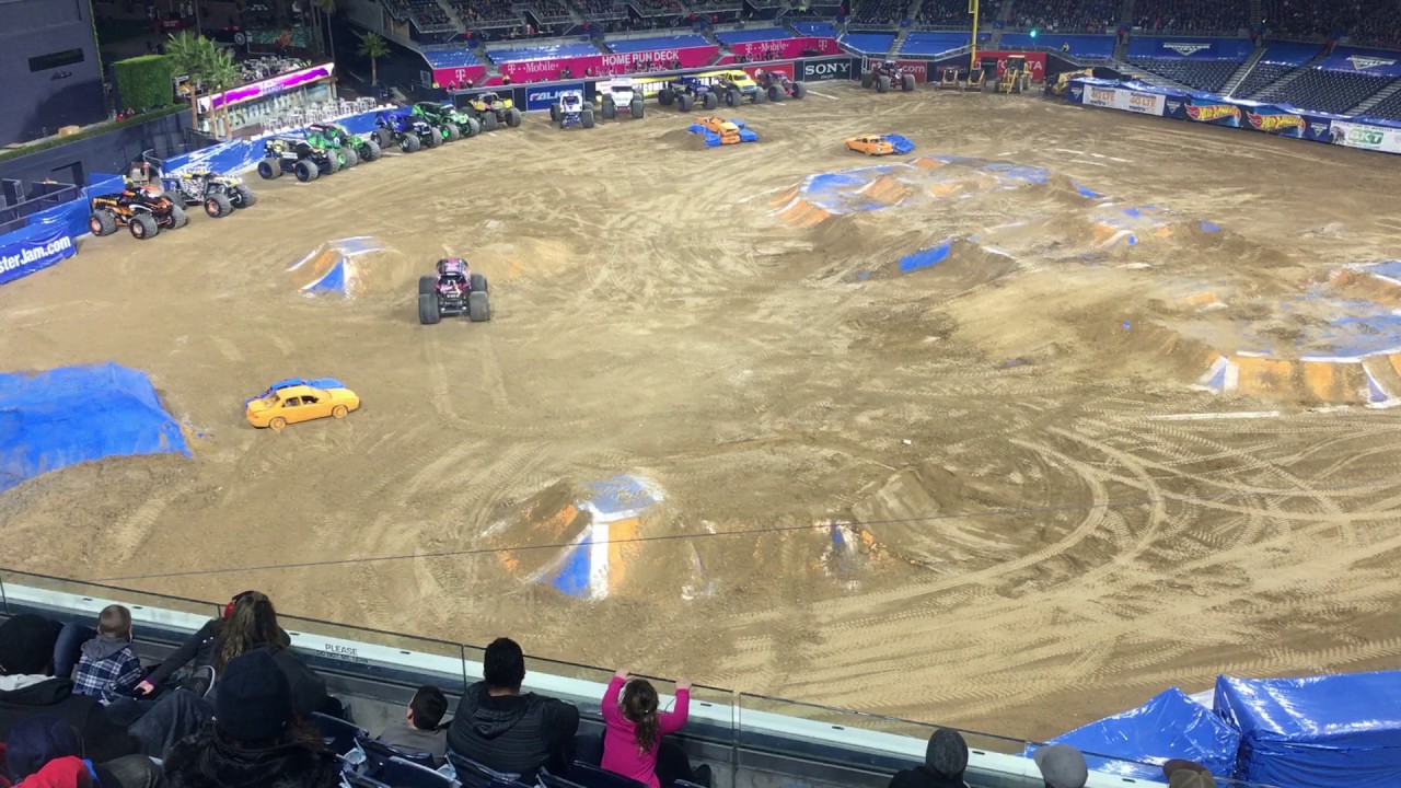 Scarlet Bandit Freestyle San Diego 2017 - YouTube