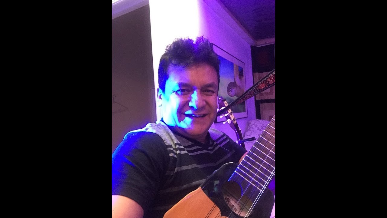 Moises Salazar y su Charango - Inka's seafood grill - YouTube