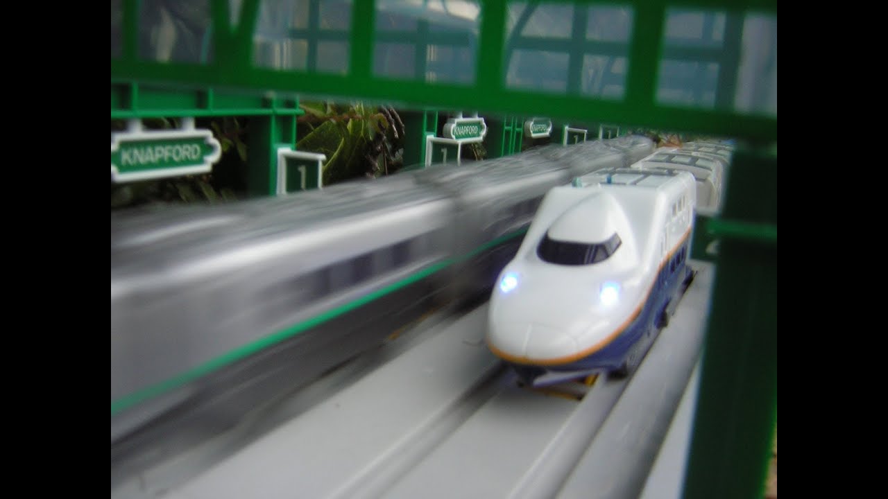 Tomy Plarail E4 MAX at night - YouTube