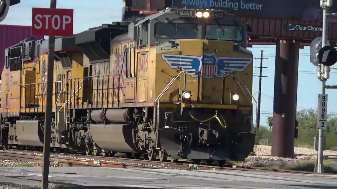 Up 8465 Leads WB intermodal at Tuscon AZ - YouTube