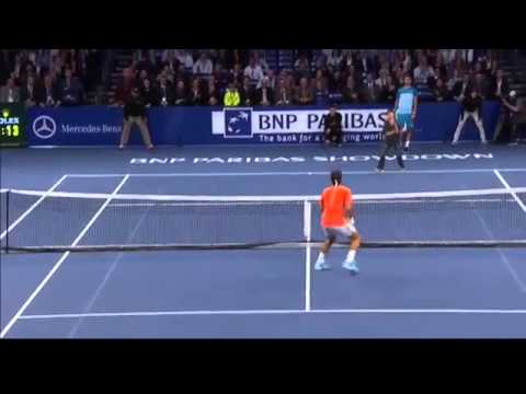Ball Boy Lobs Roger Federer! Great Shot by Young Kid!! Must See ...