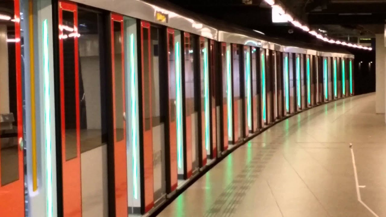 GVB Amsterdam M5 Metro 53 vertrek vanuit Centraal Station naar ...