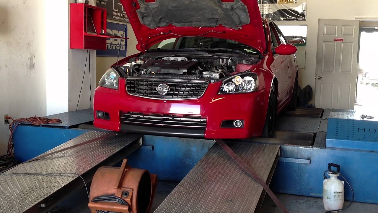 2005 Altima SE-R getting tuned - YouTube