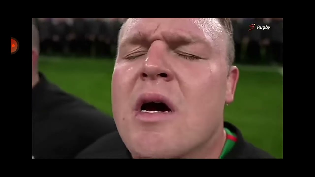 The Wales rugby team's singing is simply the best - YouTube