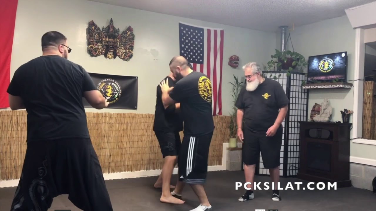 Silat Multiple Attacker Footwork Class - YouTube