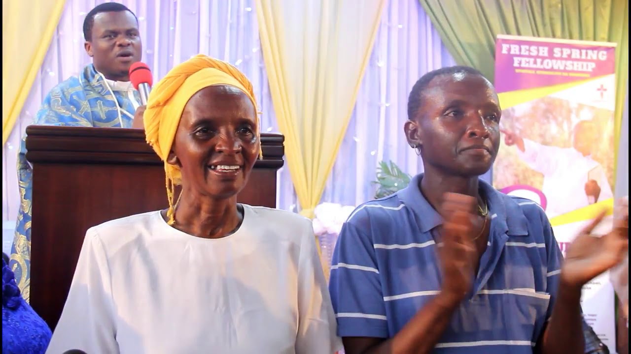 KUHANI MUSA RICHARD MWACHA AWAKOMBOA WATU WALIOFUNGWA NA NGUVU ZA ...