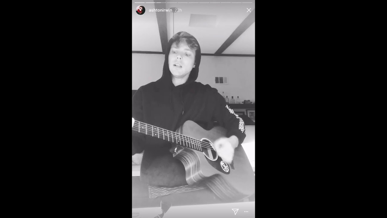 Ashton Irwin 2009