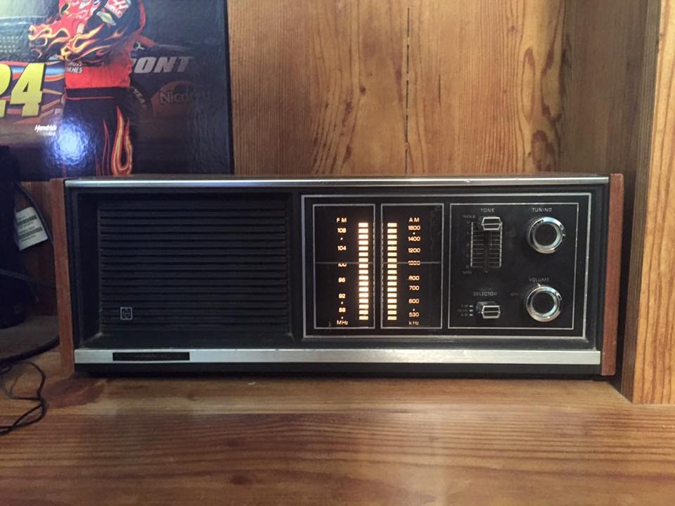 Vintage 1972 Panasonic AM/FM Table Radio RE-7371 - YouTube