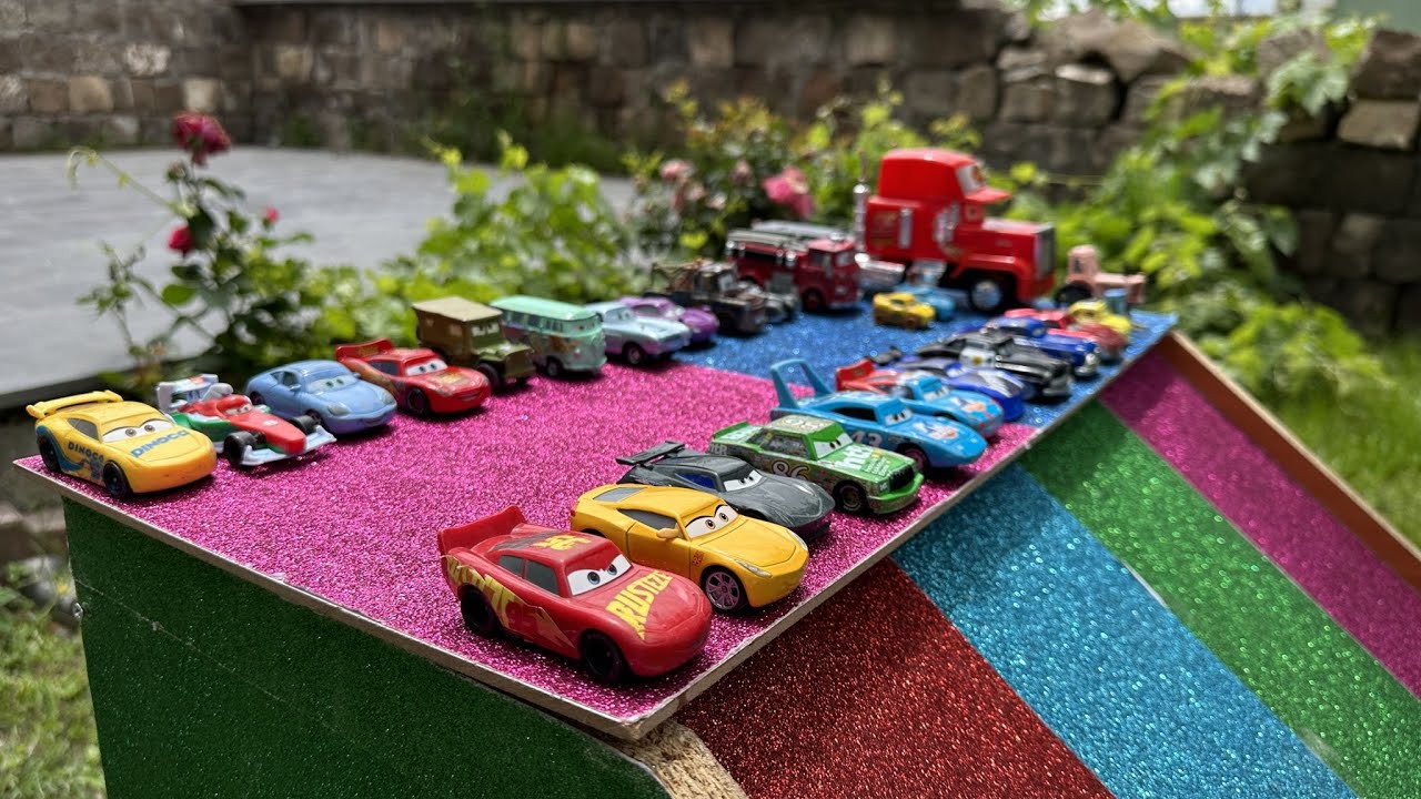 Disney Pixar Cars Fall Into The Water Lightning McQueen Sally Mater ...